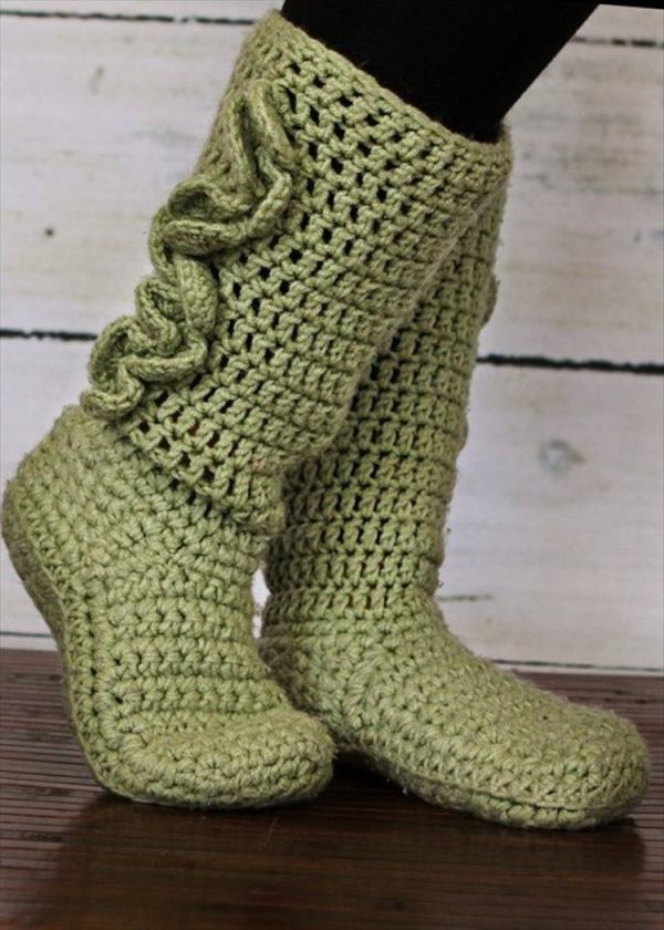 High Knee Crochet Slipper Boots Patterns to Keep Your Feet Cozy